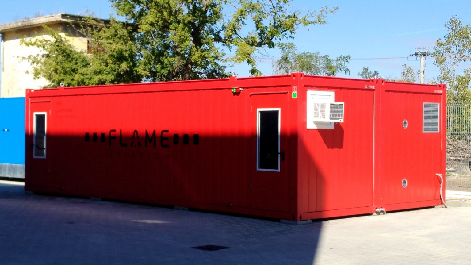WIZZ Cropped Flame Academy